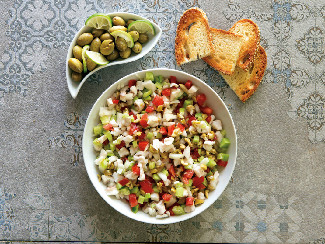 Ceviche με λαβράκι και ελιές τσακιστές | Απλές και νόστιμες συνταγές