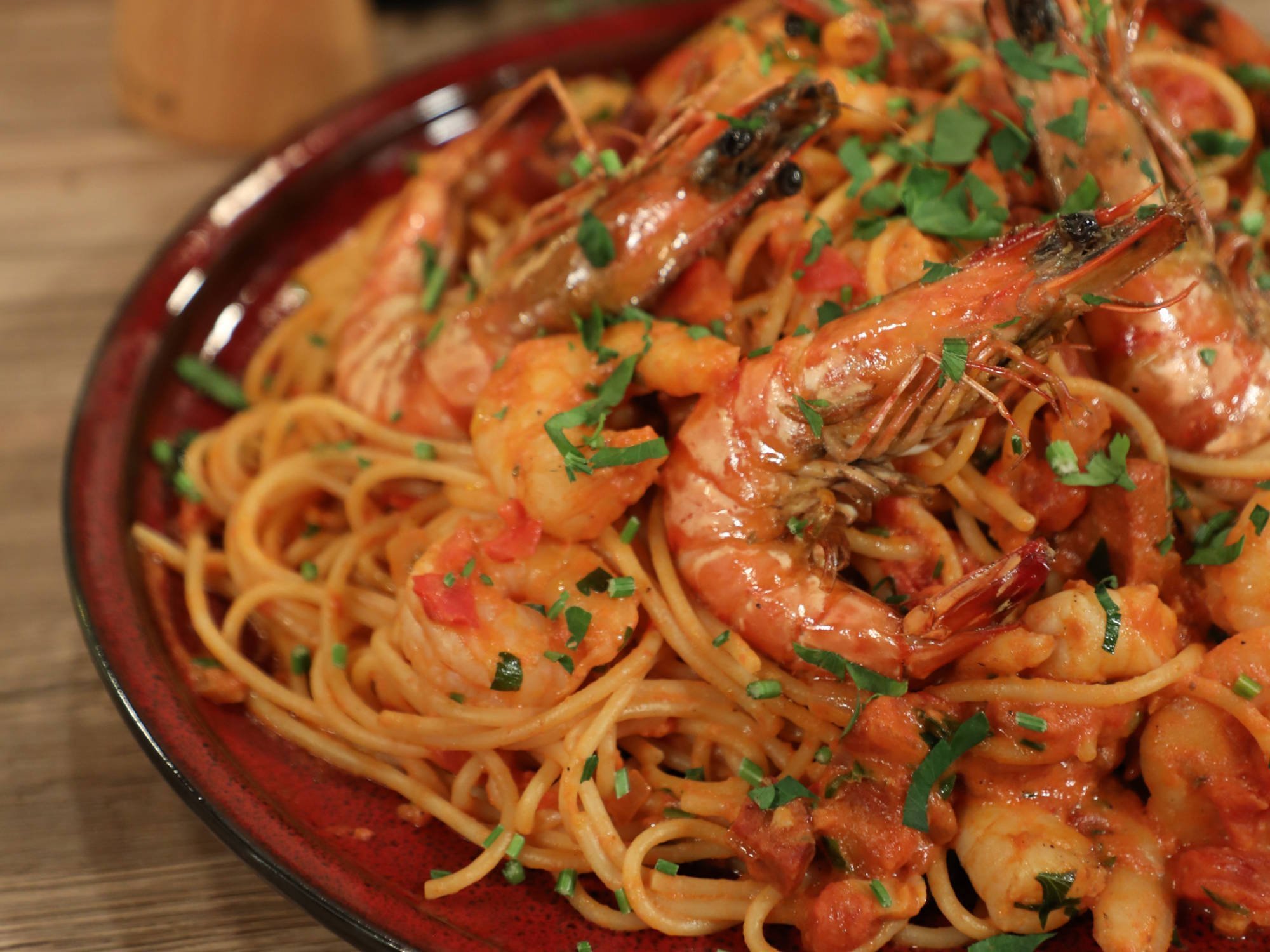 Λιγκουίνι µε γαρίδες και λουκάνικο τσορίθο | Απλές και νόστιμες συνταγές